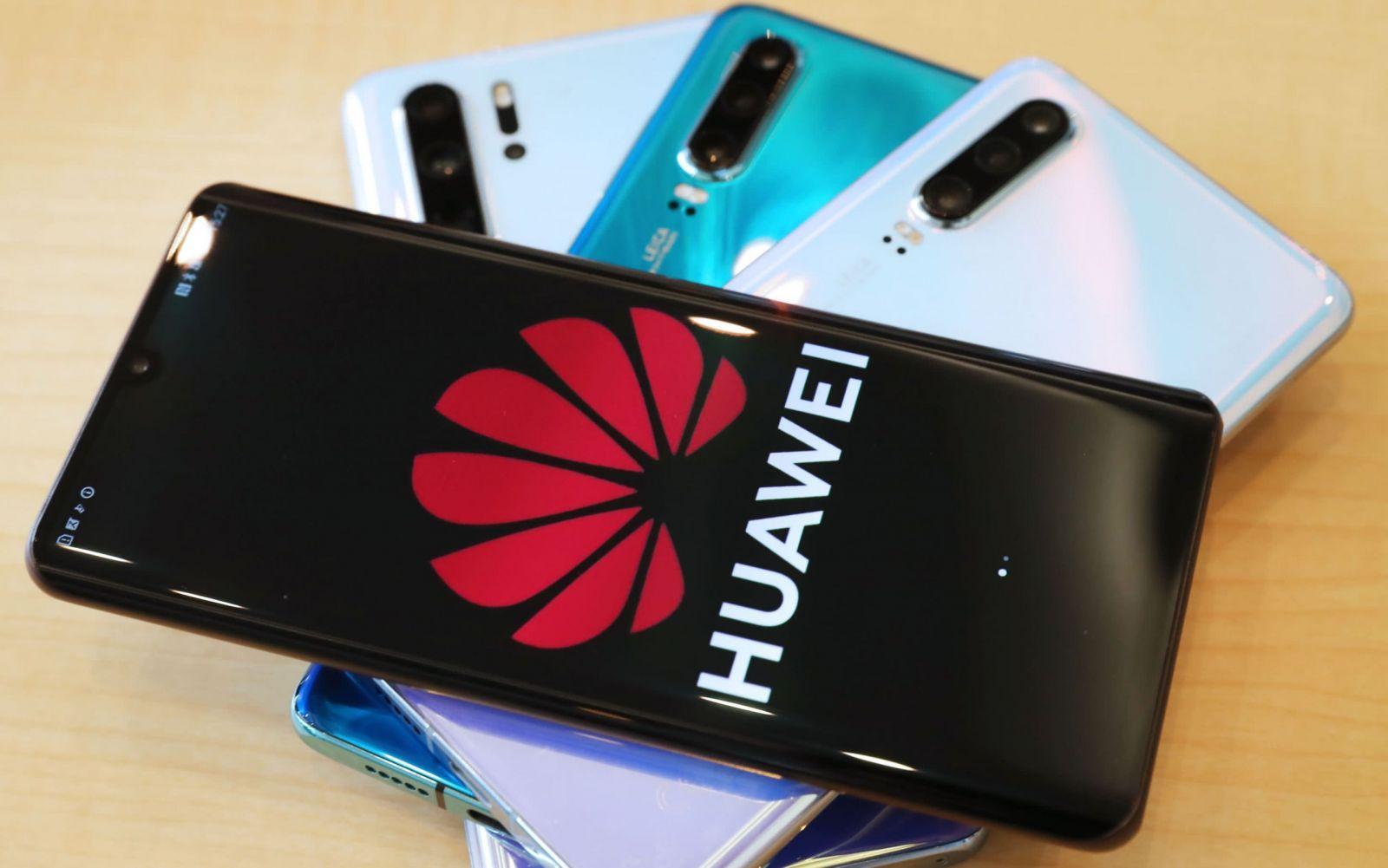 Huawei запатентовал смартфон с подэкранной камерой и виртуальными кнопками
